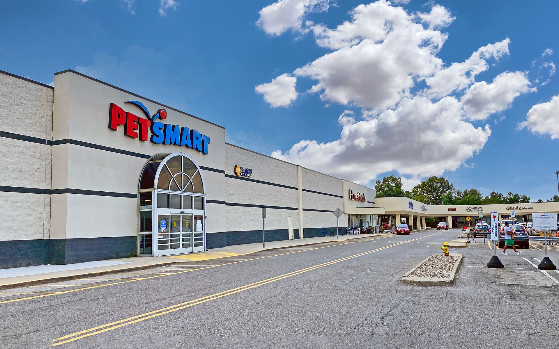 ROYAL PROPERTIES BROKERS DEAL TO BRING BOOT BARN TO MIDDLETOWN, NEW ...